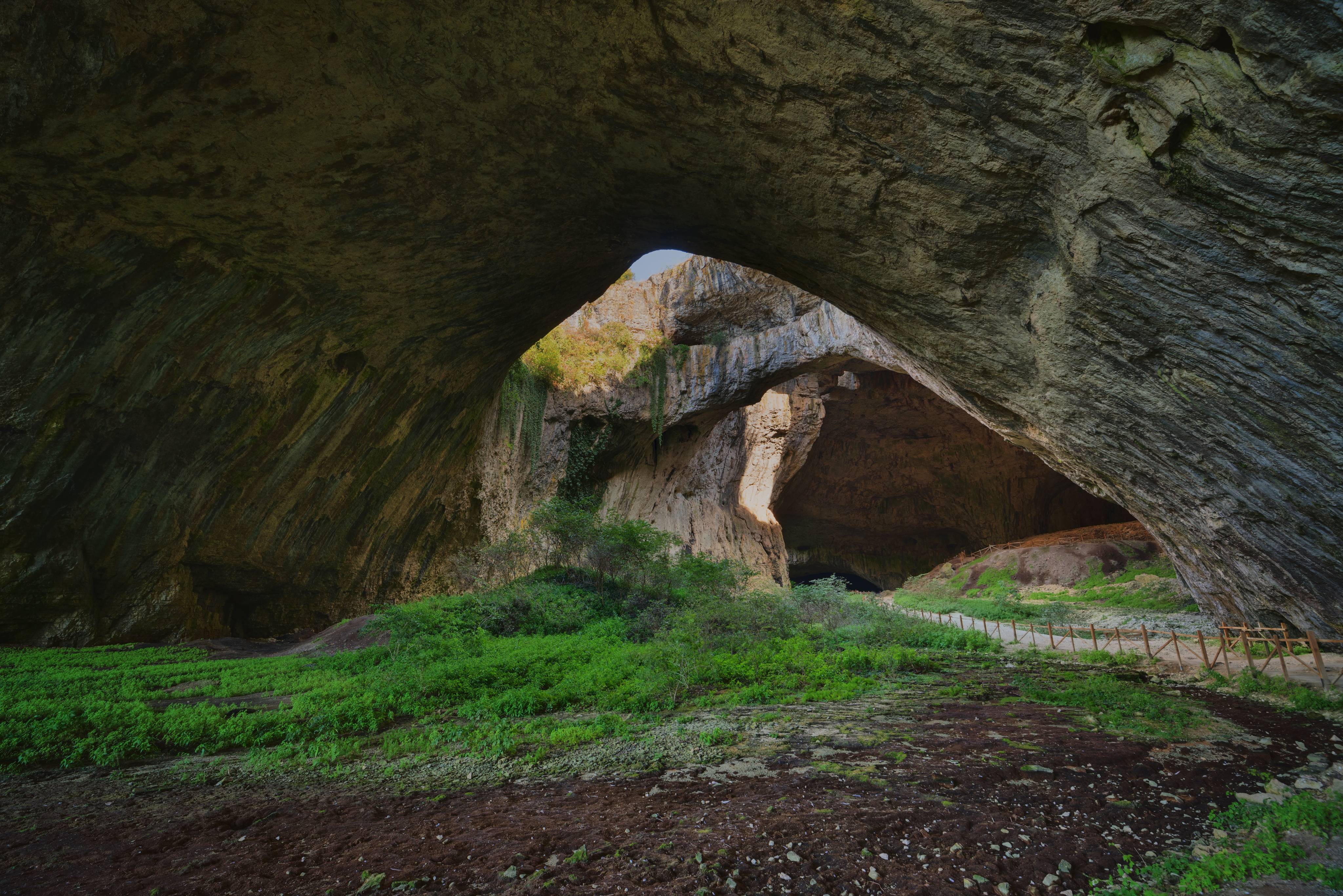 Devetashka Cave