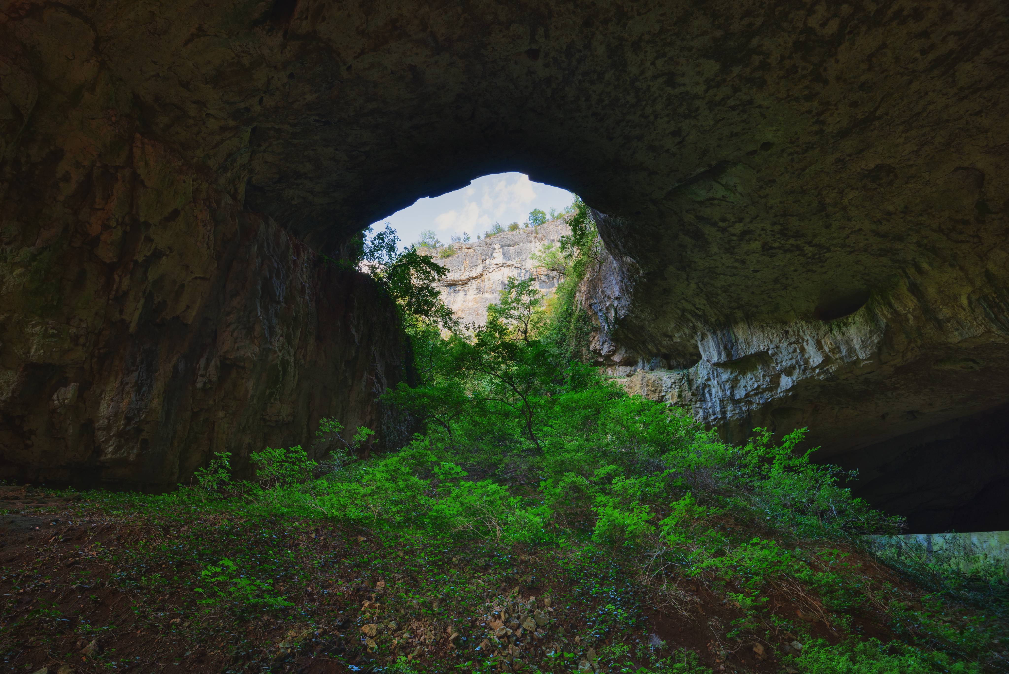 Devetashka Cave