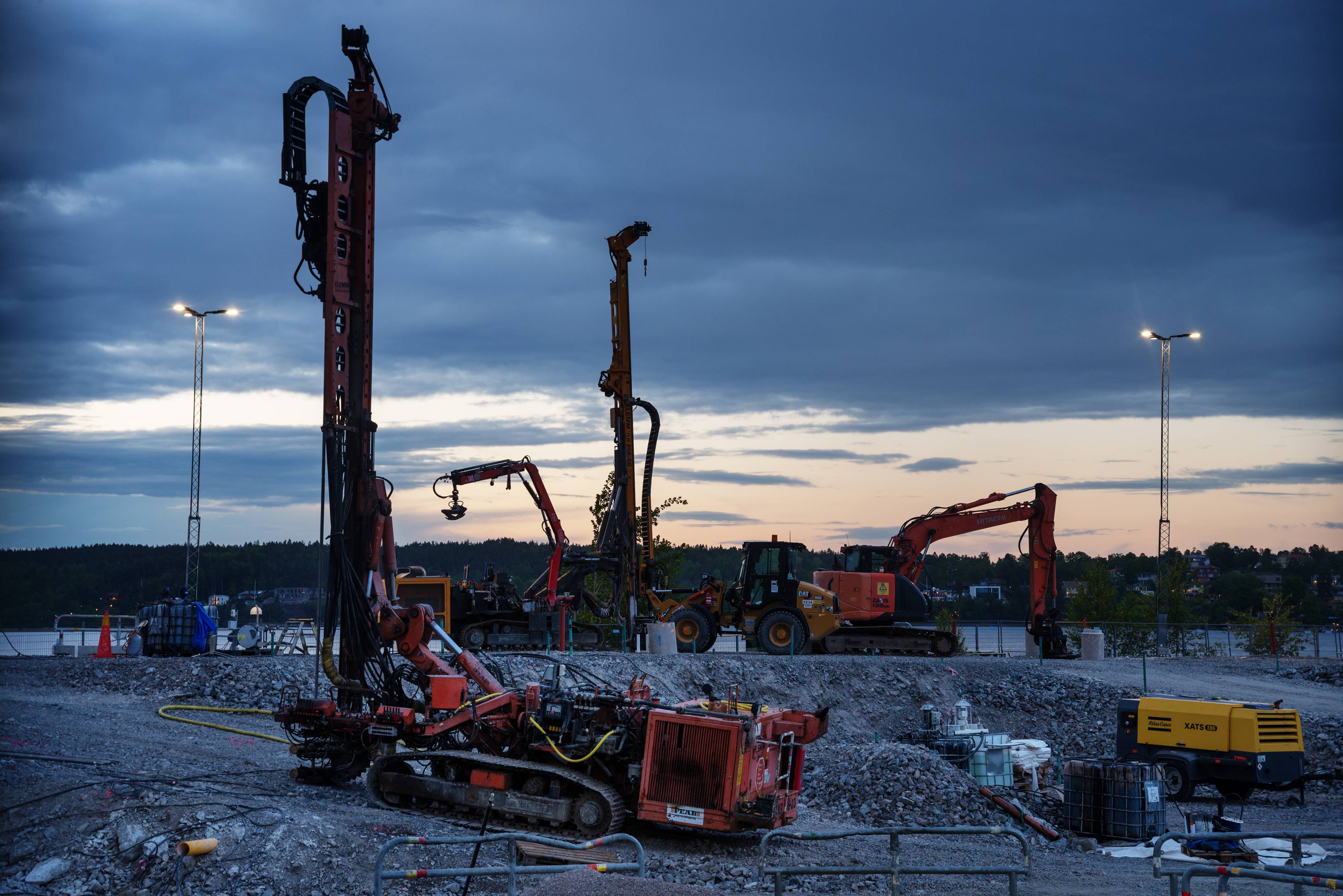 Dirt Digging Machines